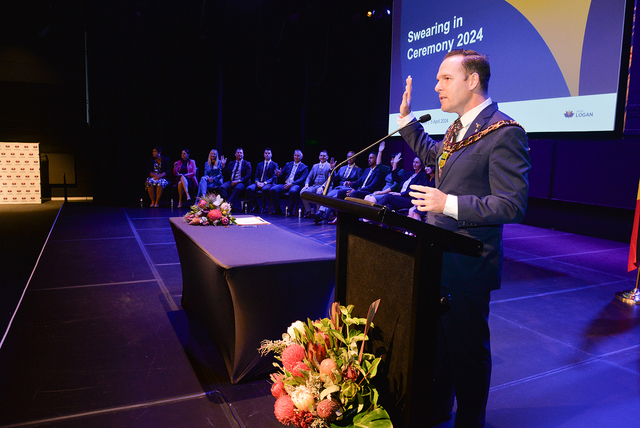 Mayor Raven sworn in alongside largely unchanged group of councillors ...